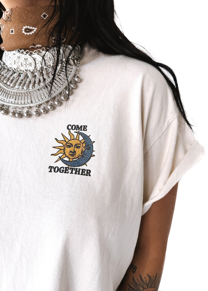 COME TOGETHER SIDE SLIT TEE – Pebby Forevee